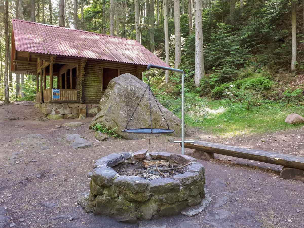 Wandern mit Kindern: Die abenteuerliche Monbachtal Wanderung im ...