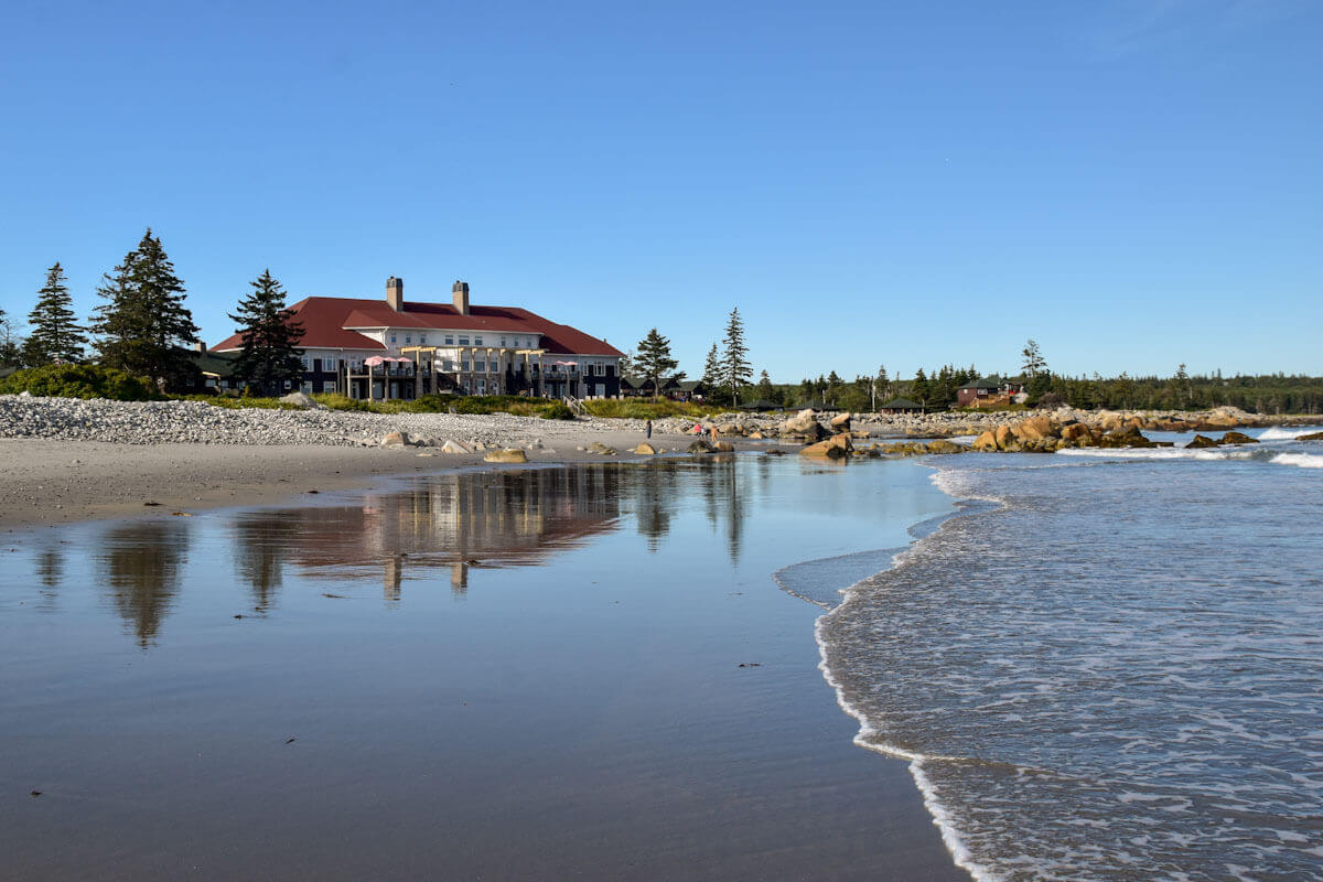 Kanada Hoteltipp: Das White Point Beach Resort in Nova Scotia ...