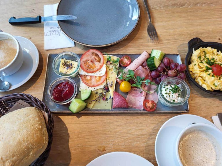 Schöne Cafés in der Nähe: Unsere liebsten Cafés zum Frühstücken & für ...